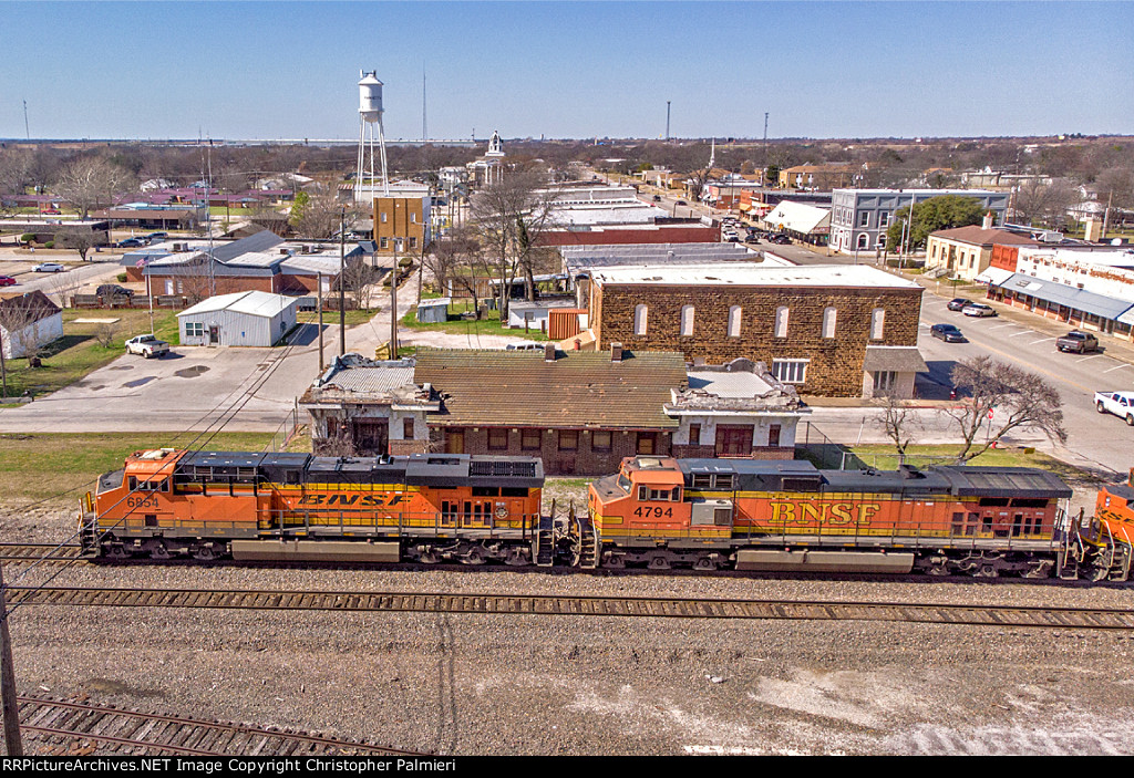 BNSF 6854 Leads Z-WSPALT9-11